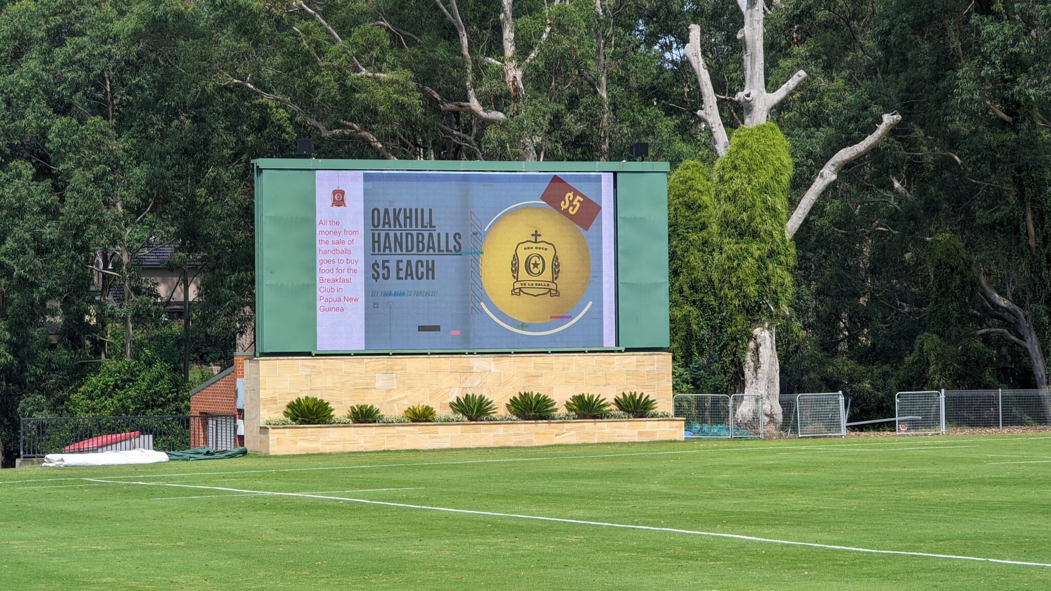 Building on Success: Extending Digital Signage at Oakhill College - Vivi