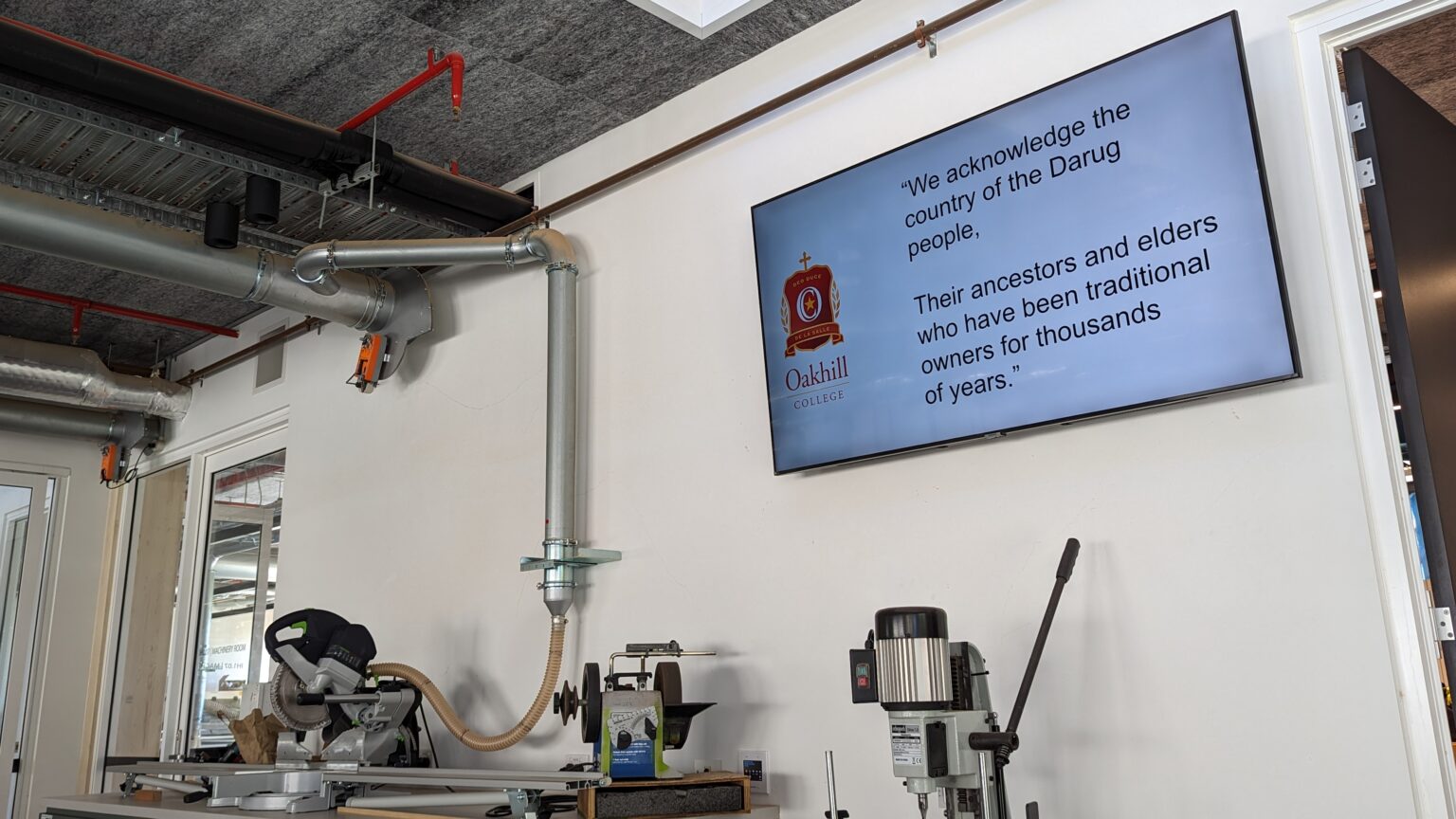 Building on Success: Extending Digital Signage at Oakhill College - Vivi